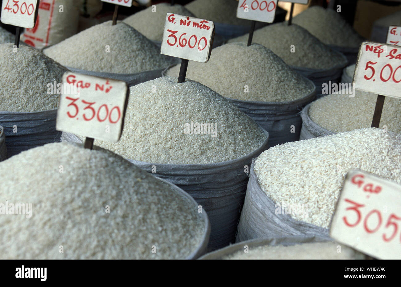 Sack rice in market hi-res stock photography and images - Alamy