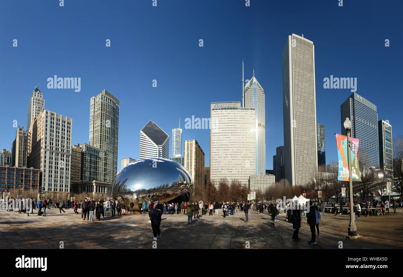 Downtown chicago the bean hi-res stock photography and images - Alamy