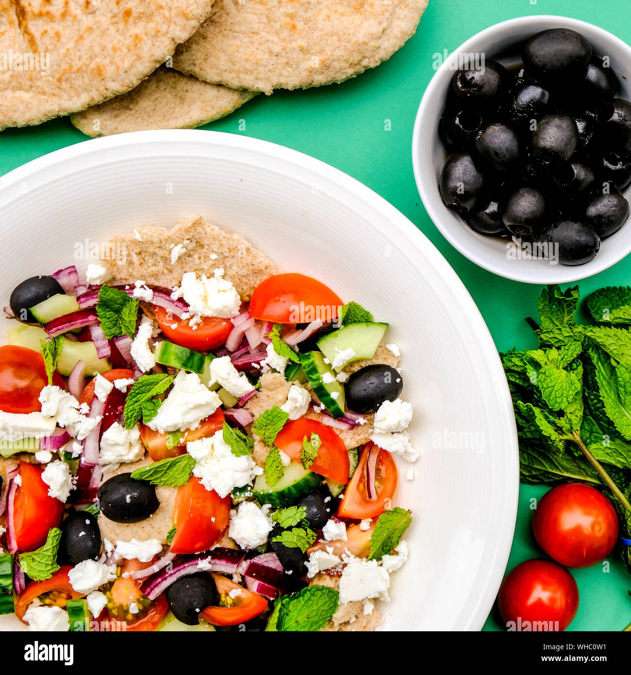 Wholemeal pitta bread hi-res stock photography and images - Alamy