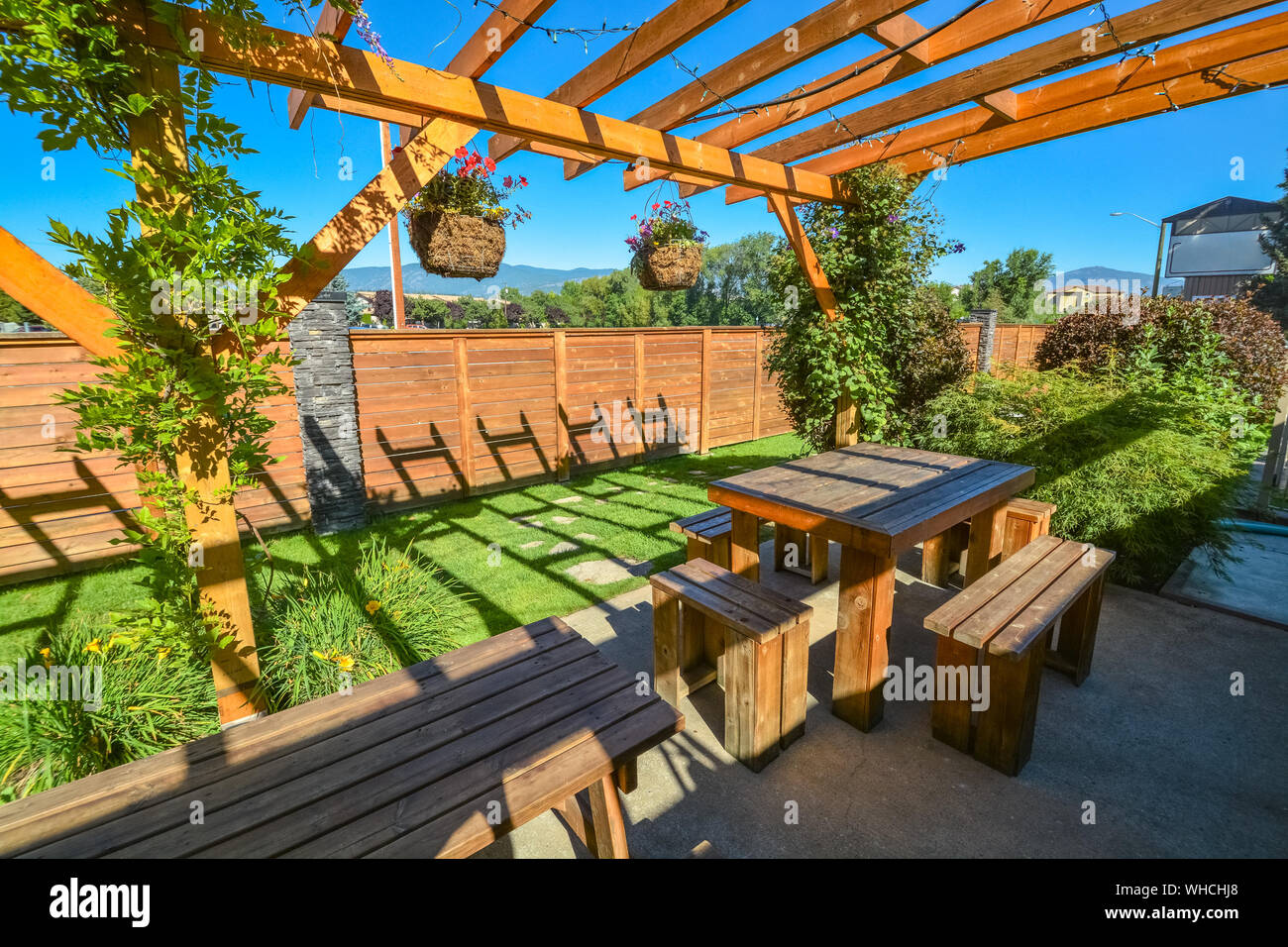 Barbecue picnic area hotel hi-res stock photography and images - Alamy