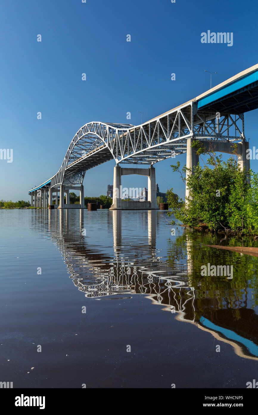 Bridge interstate highway hi-res stock photography and images - Alamy