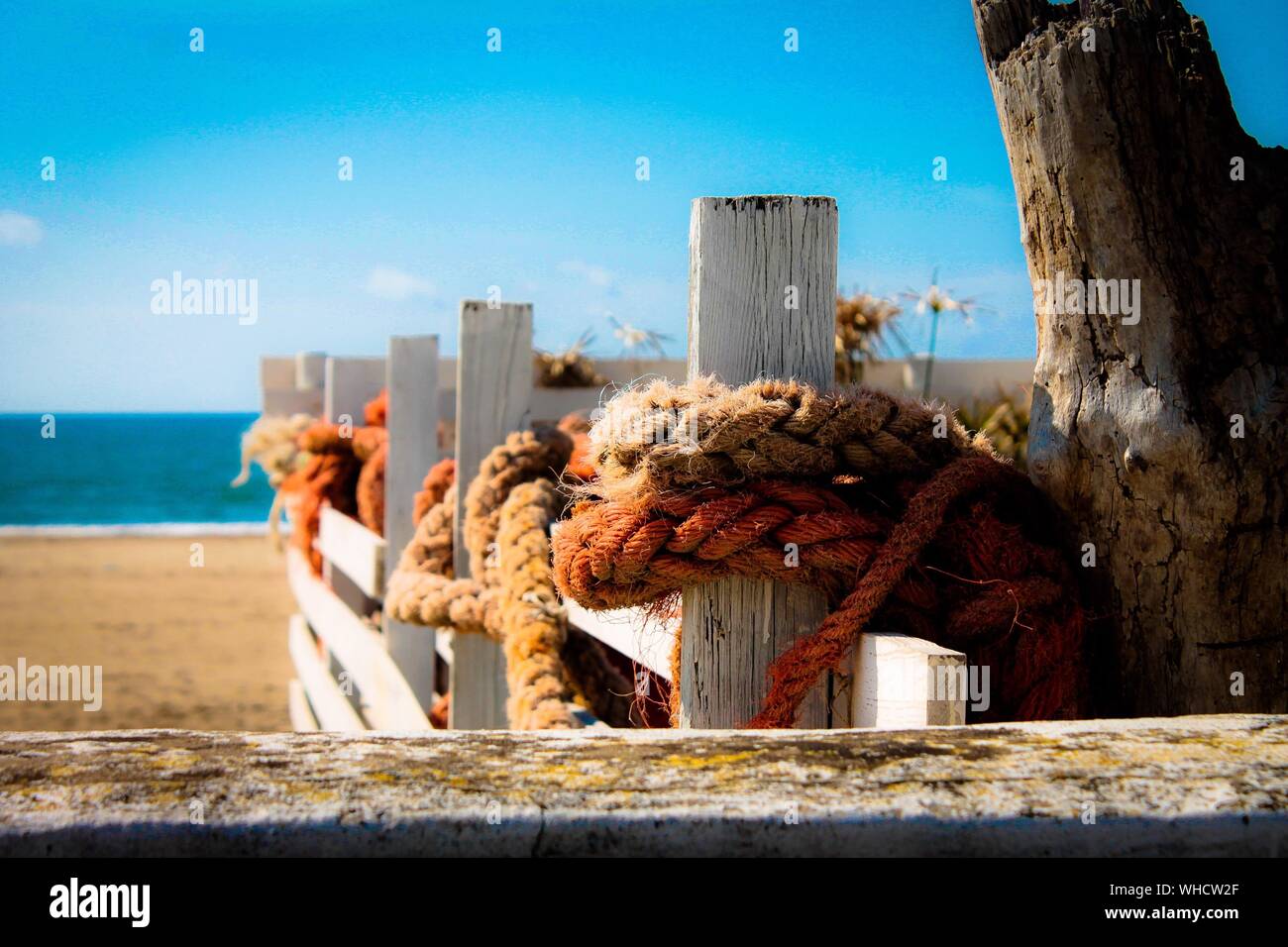 Wooden post rope fence on hi-res stock photography and images - Alamy