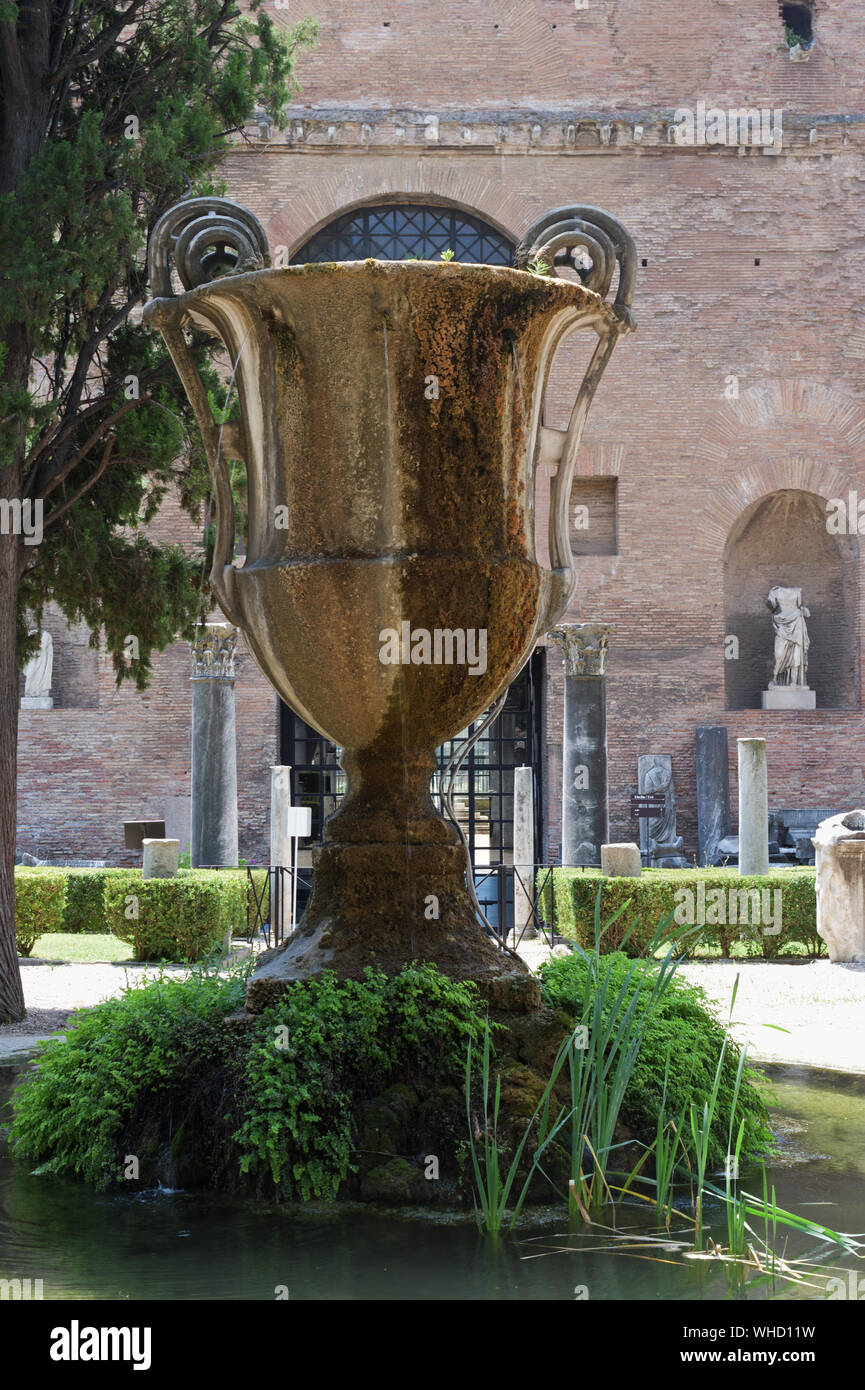 Colossale hi-res stock photography and images - Alamy