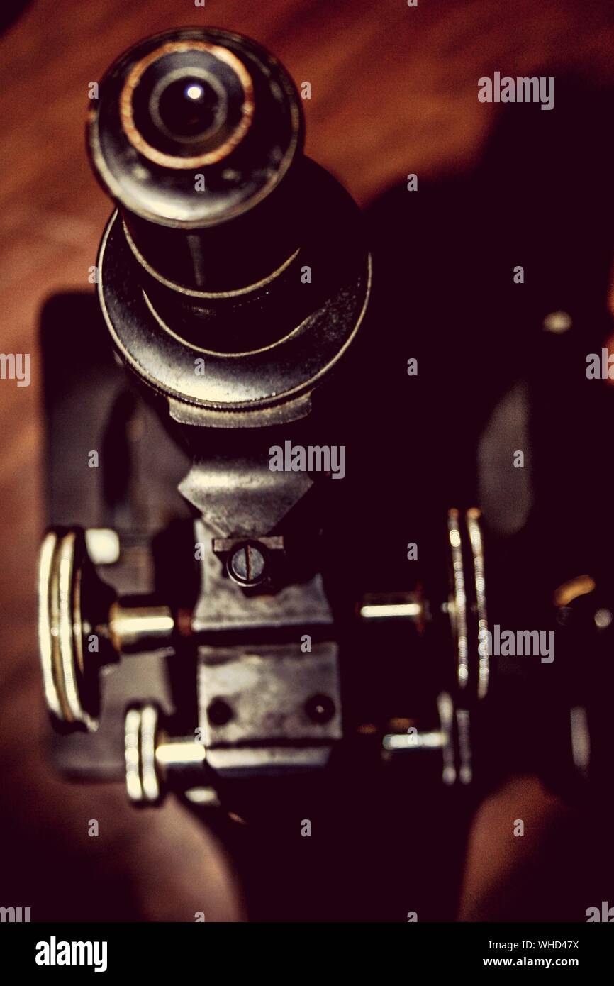 Old fashioned microscope hi-res stock photography and images - Alamy