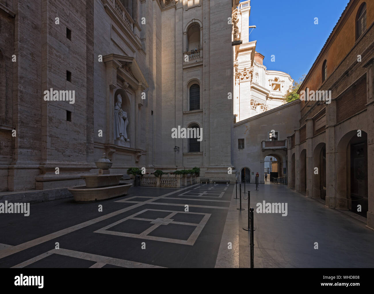 Courtyard between St. Peter's cathedral and Sistine Chapel in Vatican ...