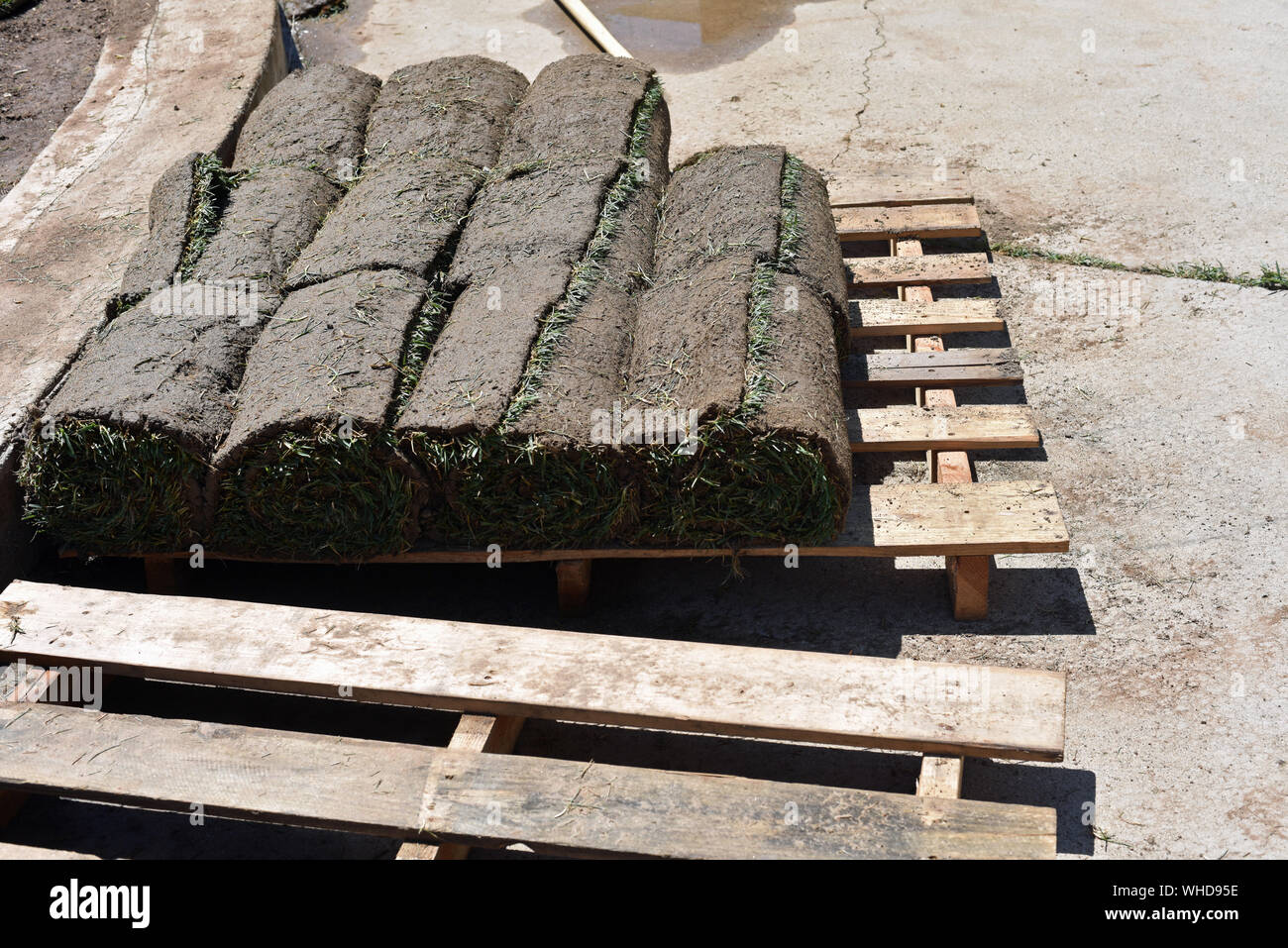 Sod brick hi-res stock photography and images - Alamy