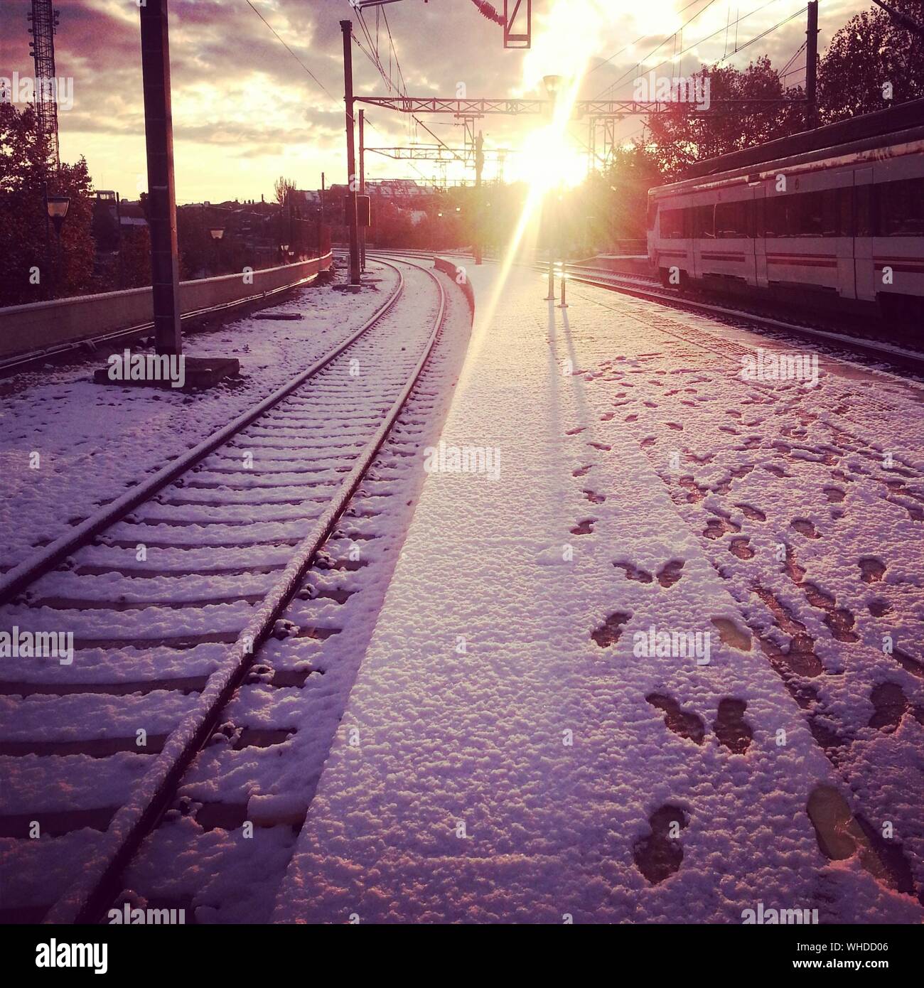 Covered train platform hi-res stock photography and images - Alamy