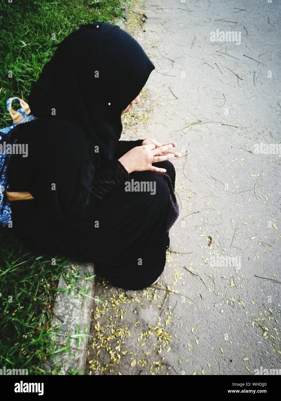 Woman burka hi-res stock photography and images - Alamy