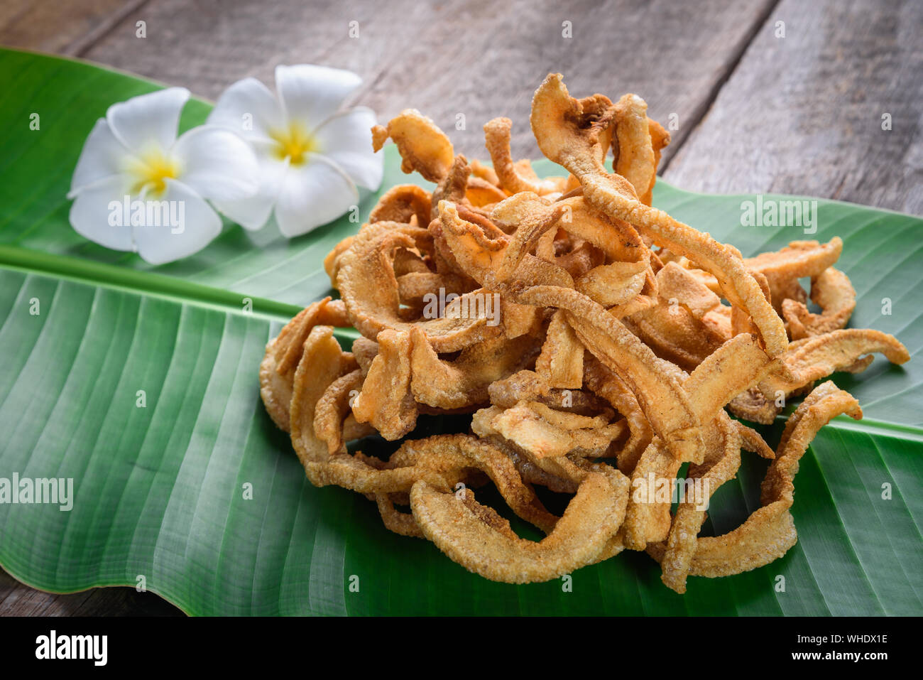 Deep fried leaf hi-res stock photography and images - Alamy