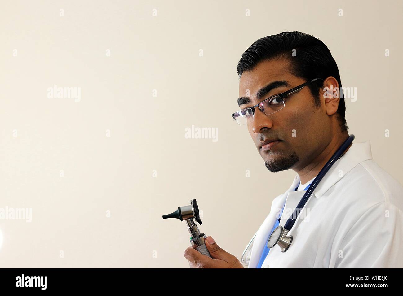 Doctor hand tool hi-res stock photography and images - Alamy