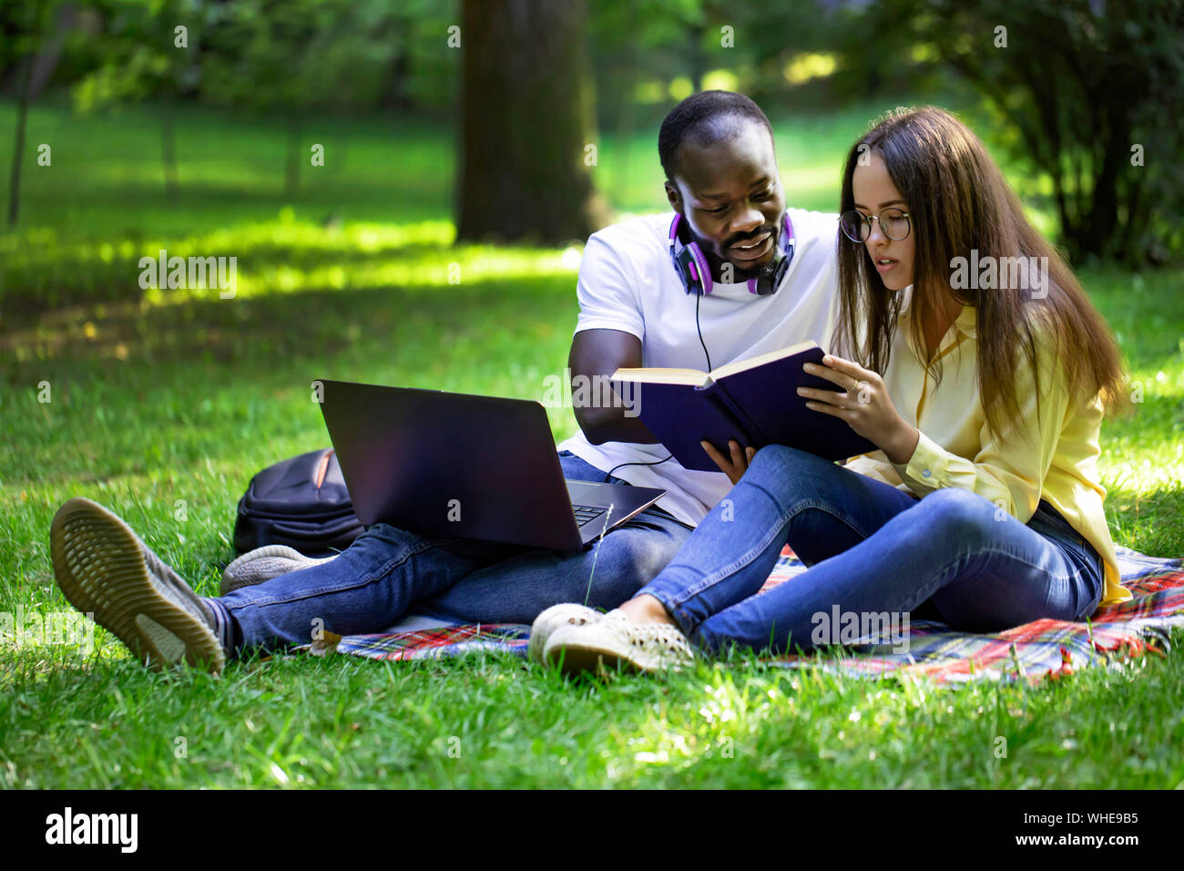 African mates hi-res stock photography and images - Alamy