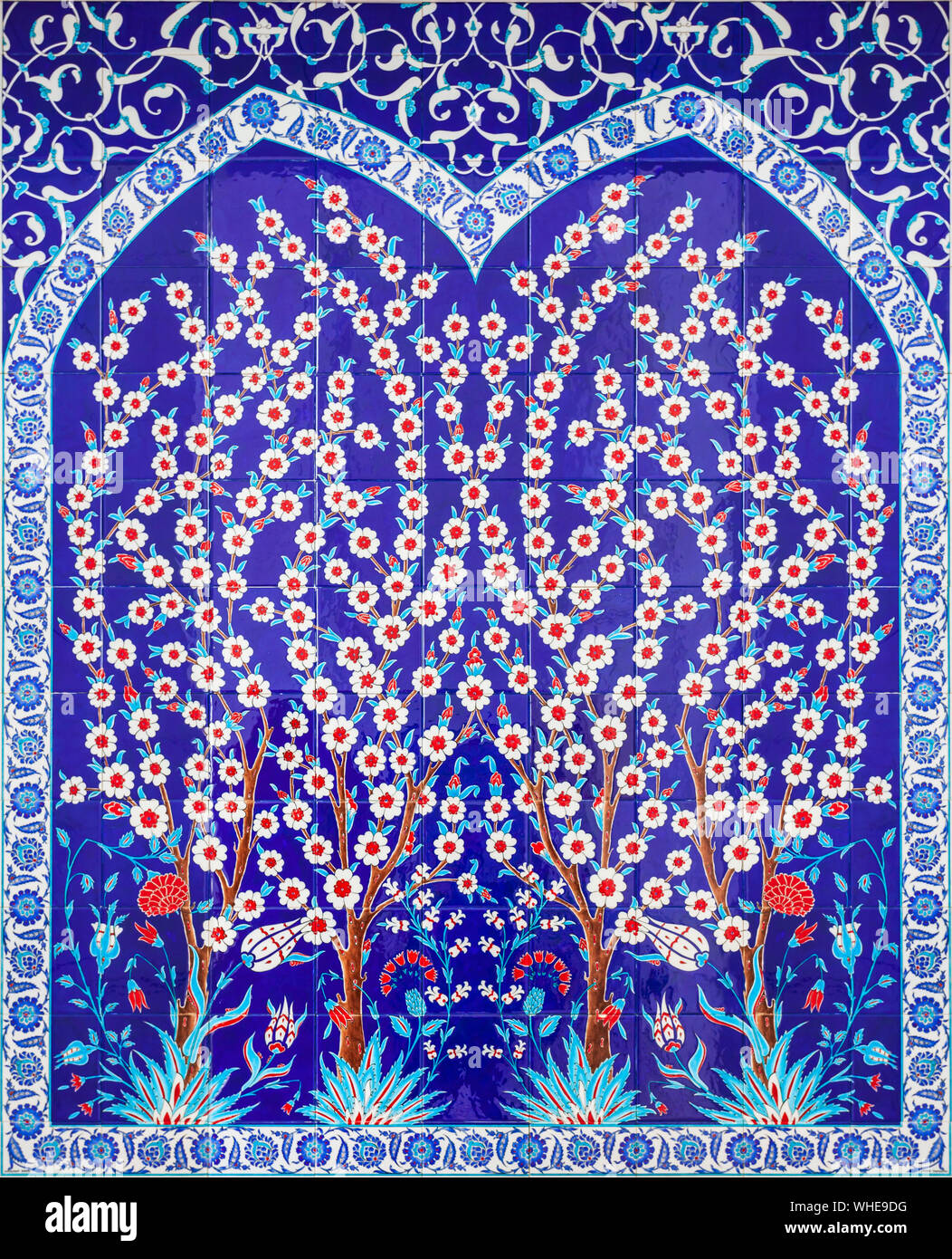 Floral pattern design on the wall of the Sheikh Zayed Grand Mosque, the ...