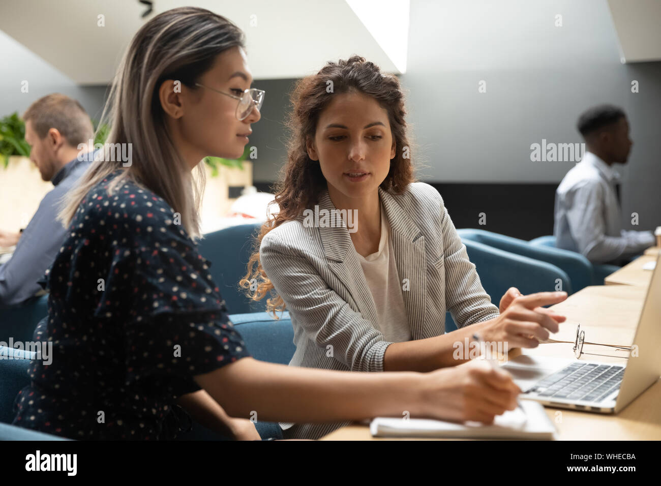 Asian trainee hi-res stock photography and images - Alamy