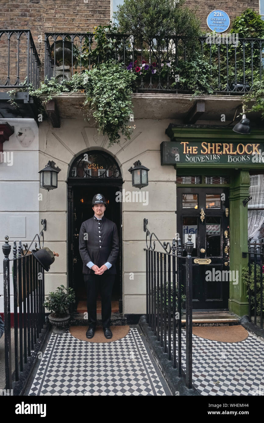 Sherlock holmes museum baker street 221b baker street hi-res stock ...