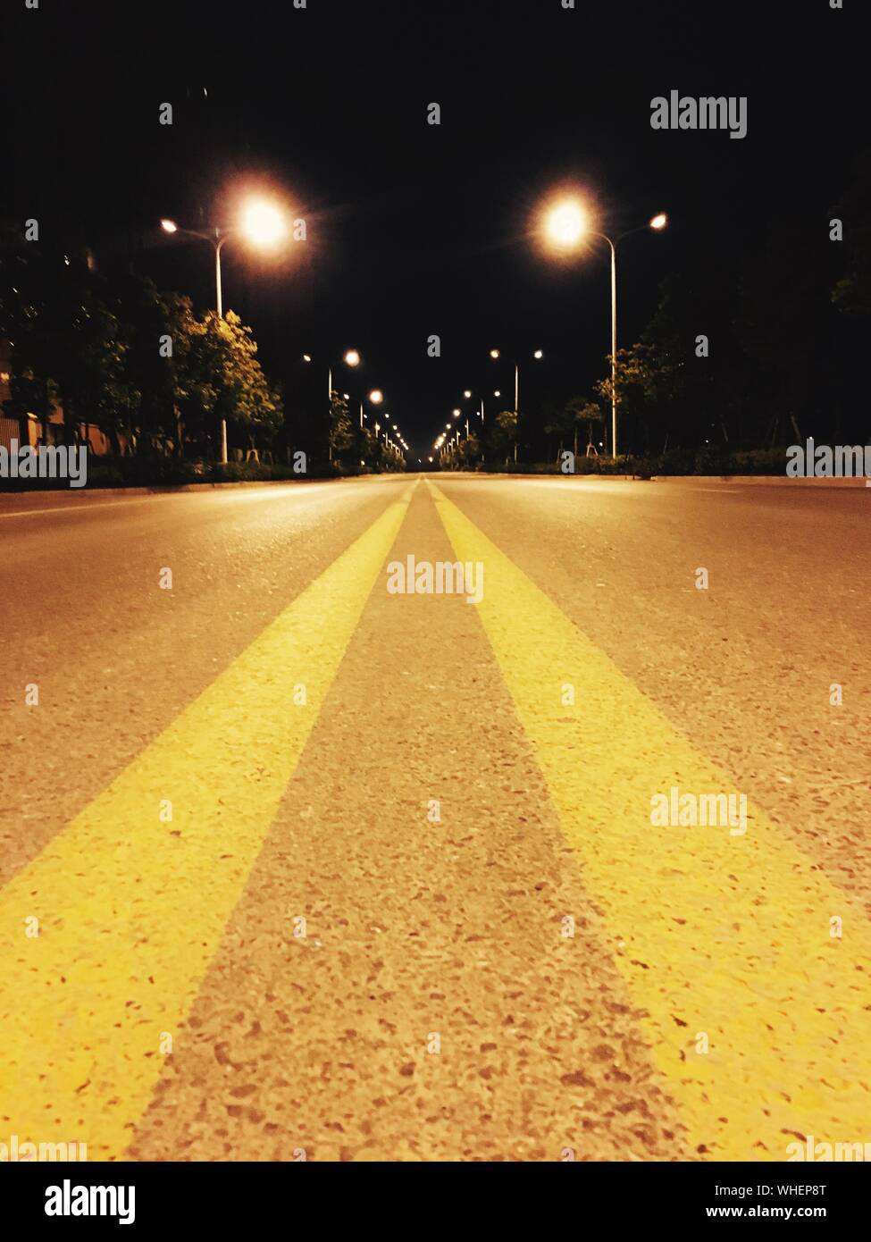 Road and markings and night hi-res stock photography and images - Alamy