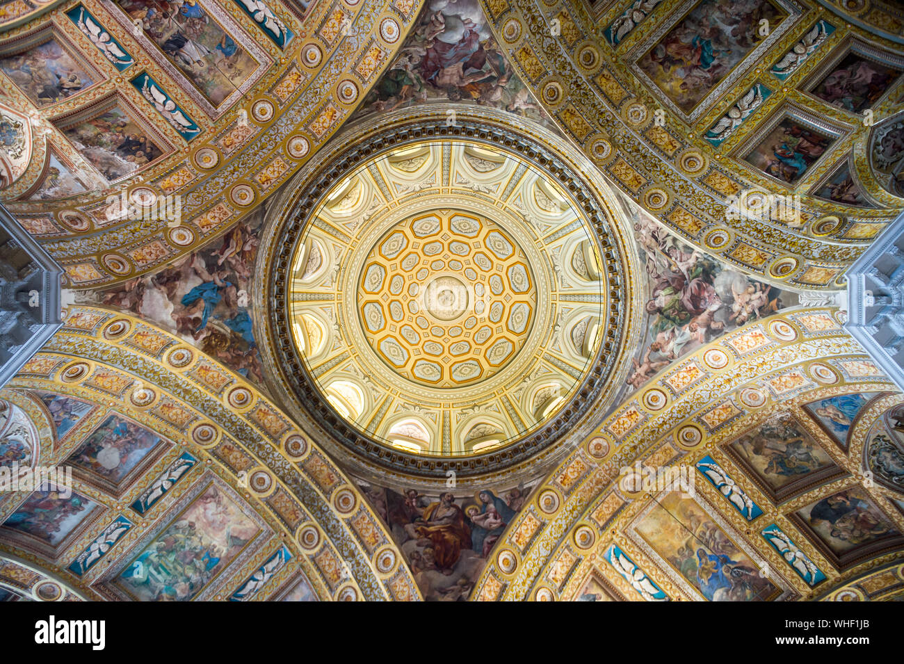 Sun hit building hi-res stock photography and images - Alamy