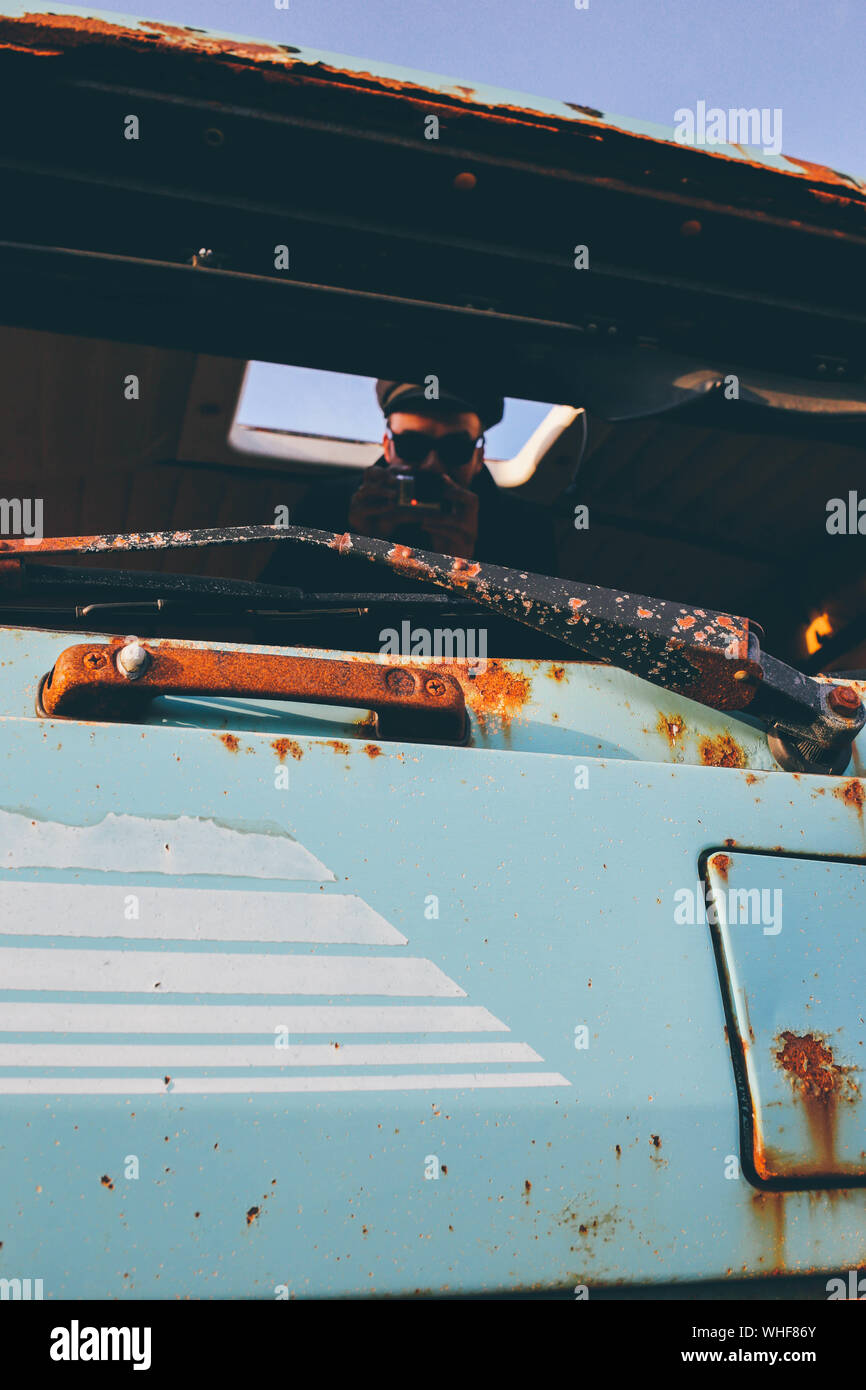 Old rusty truck hi-res stock photography and images - Alamy