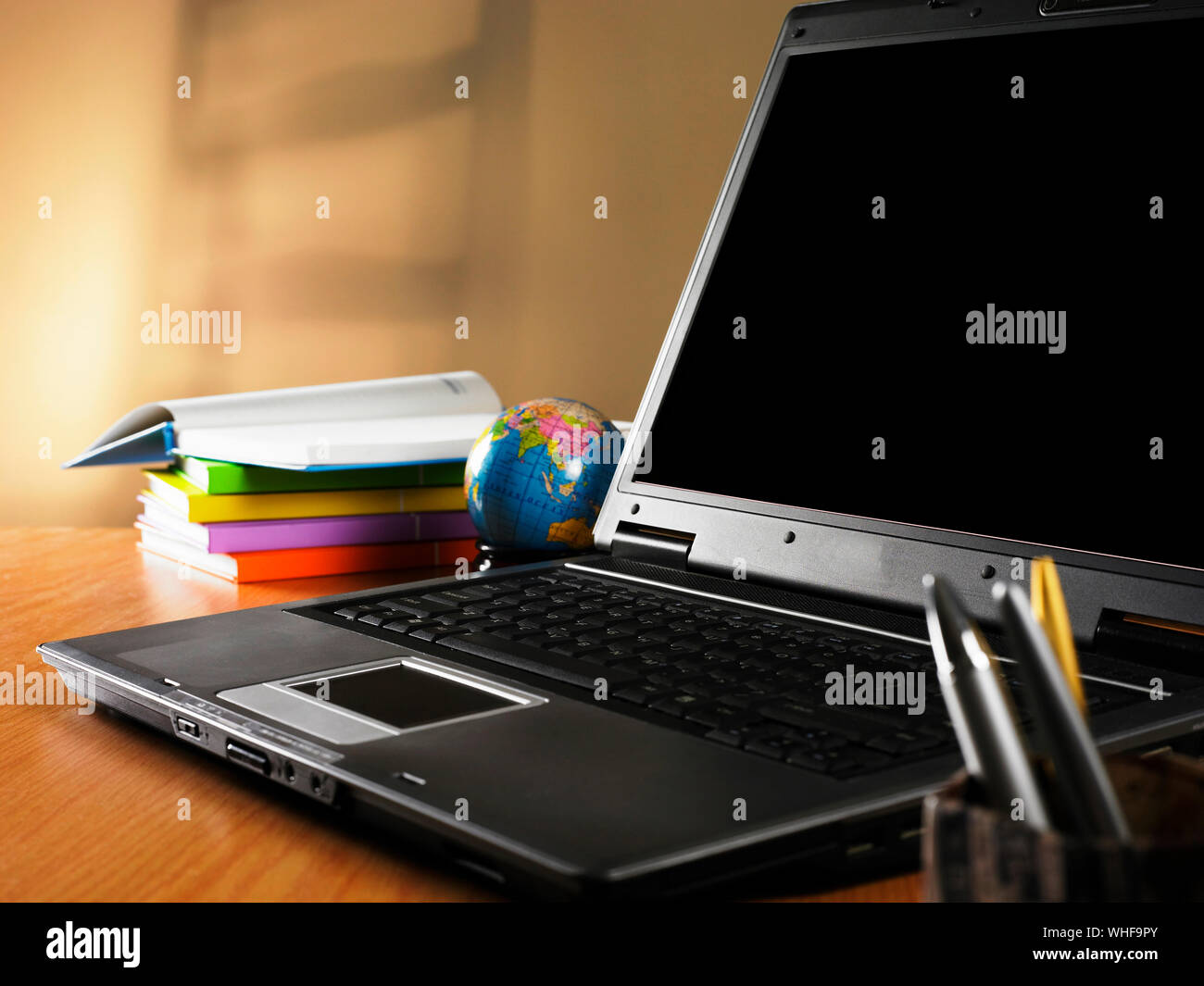 Desk globe hi-res stock photography and images - Alamy