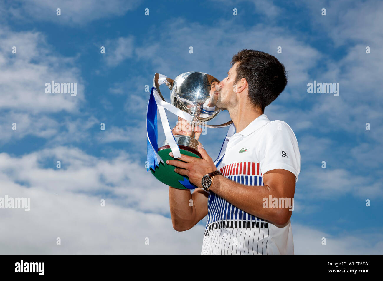 Kissing trophy hi-res stock photography and images - Alamy