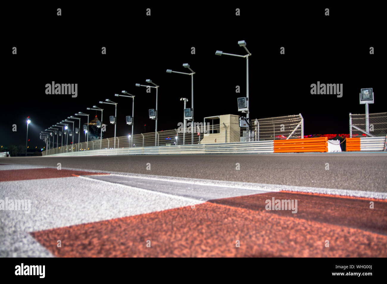 Row of street lights hi-res stock photography and images - Alamy