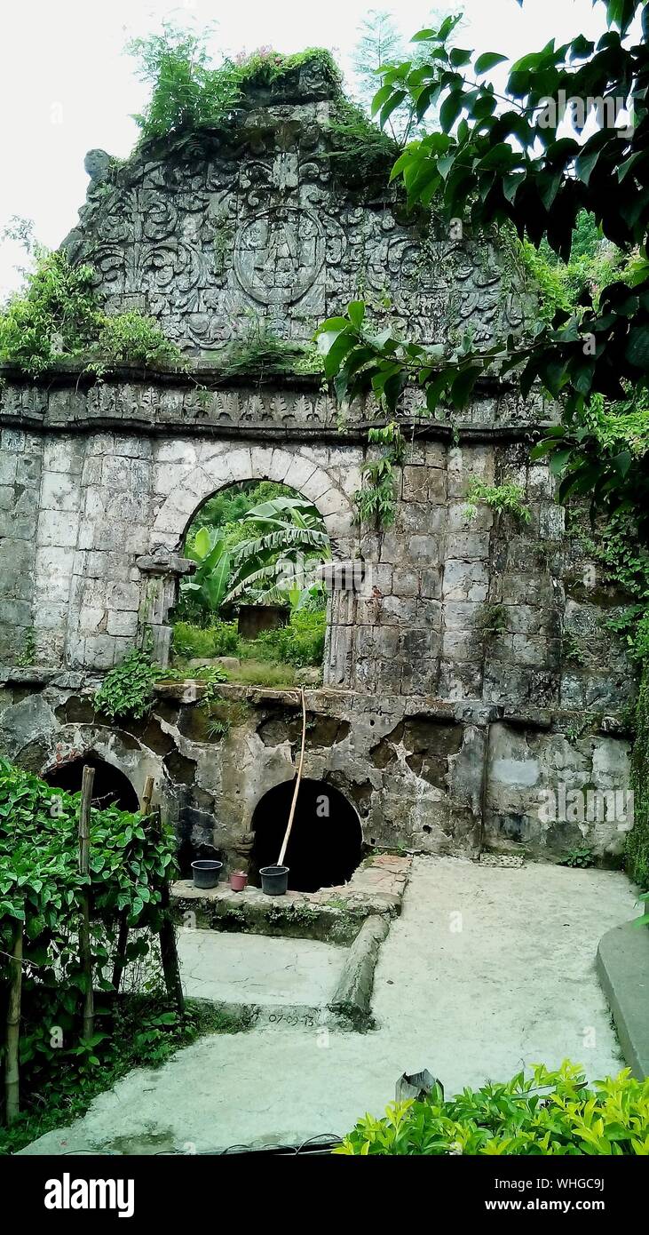 Exterior ruins hi-res stock photography and images - Alamy