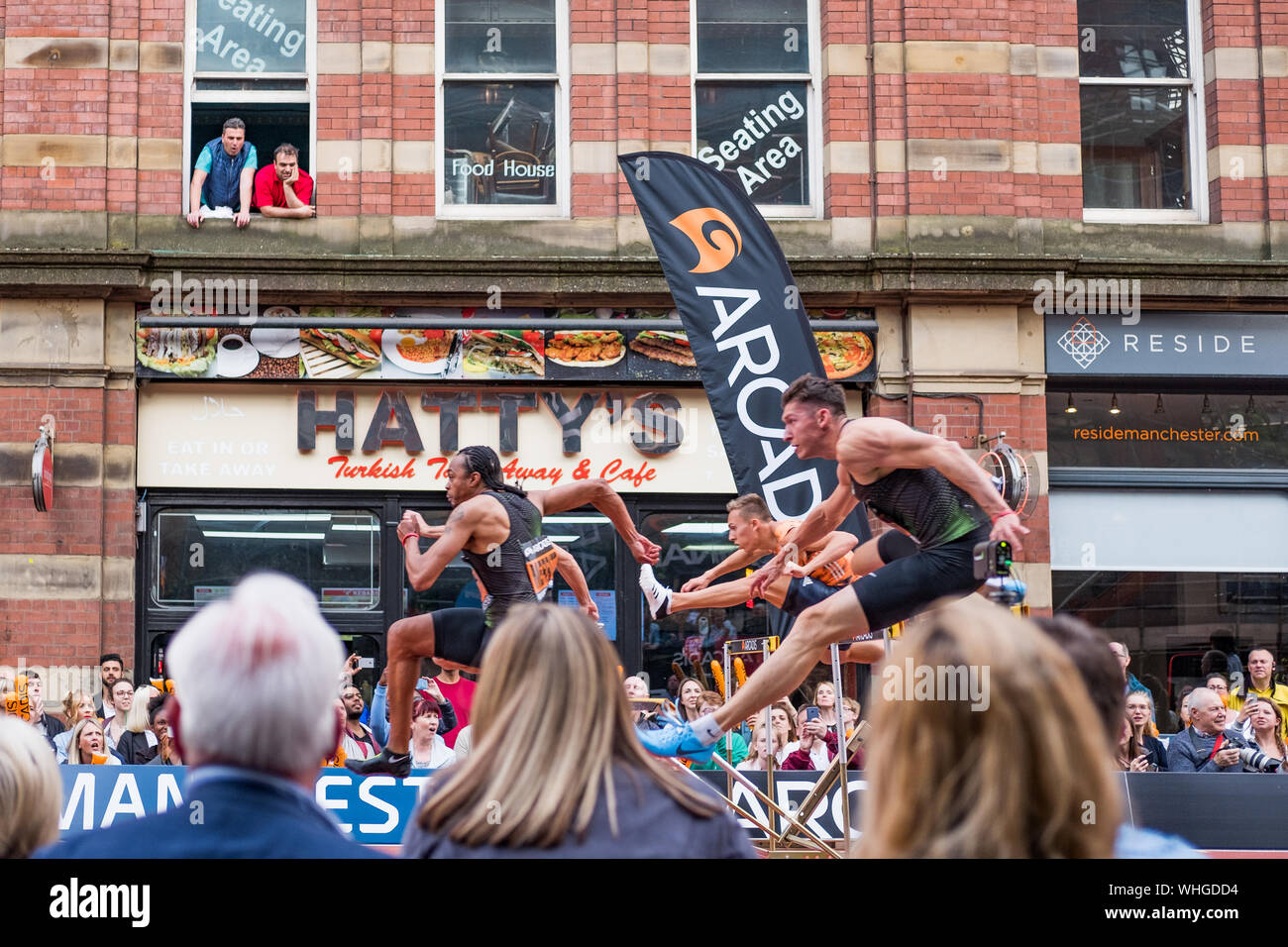 Street athletics hi-res stock photography and images - Alamy