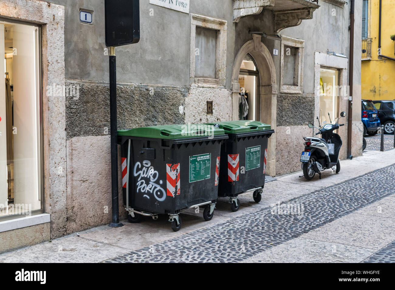 Disgusting bins hi-res stock photography and images - Alamy