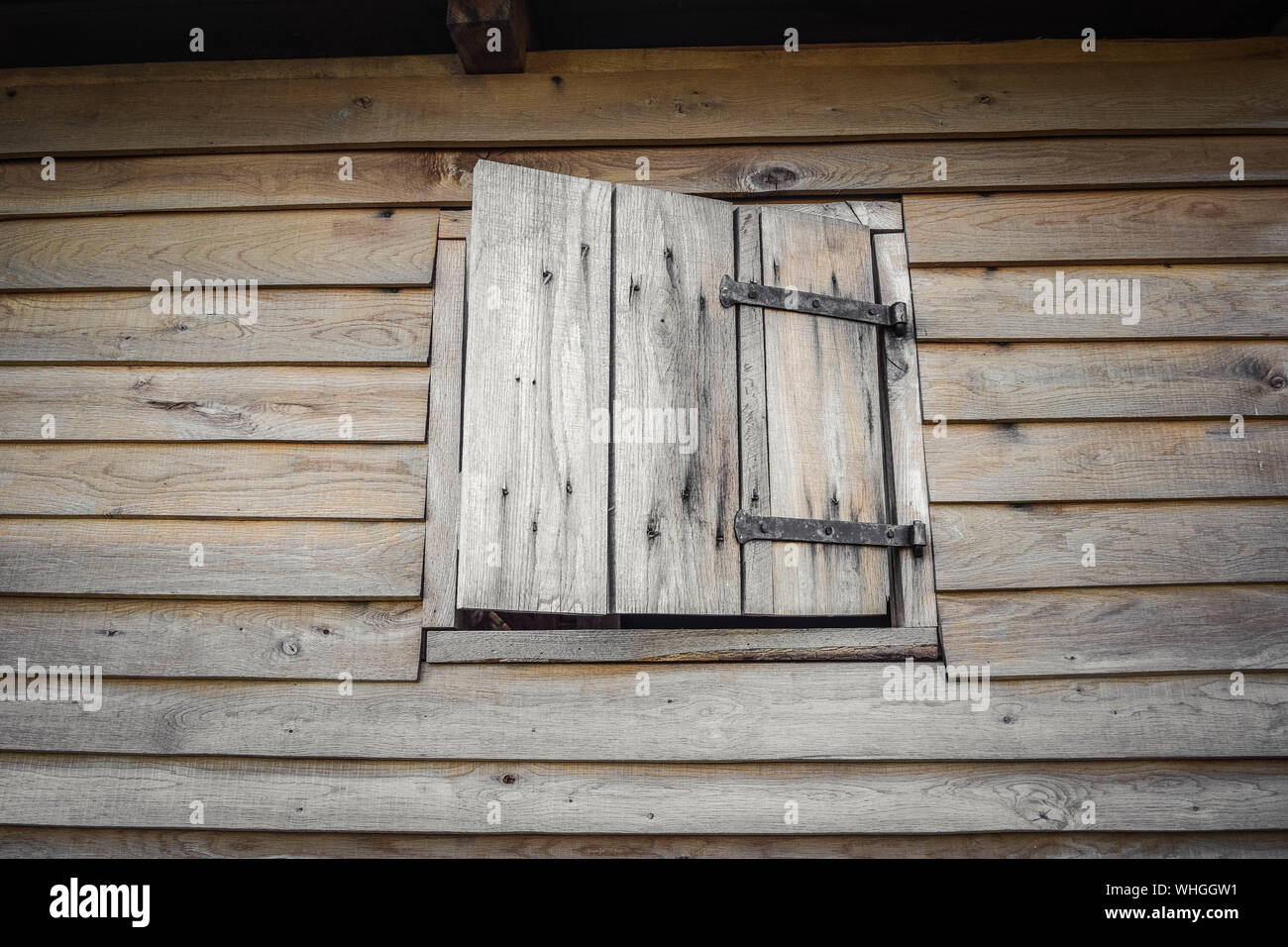 Cottage window view hi-res stock photography and images - Alamy