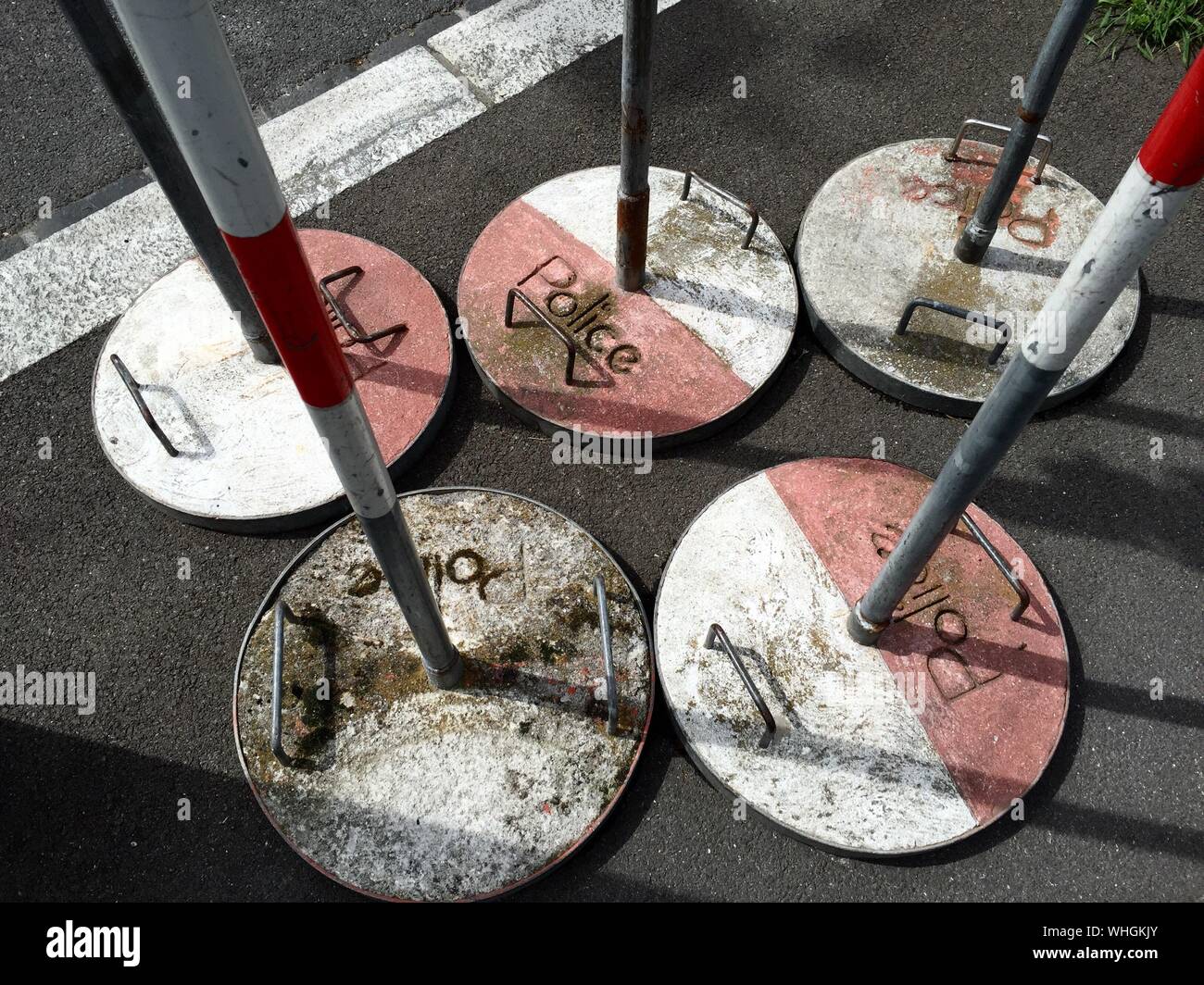 Police warning signs hi-res stock photography and images - Alamy