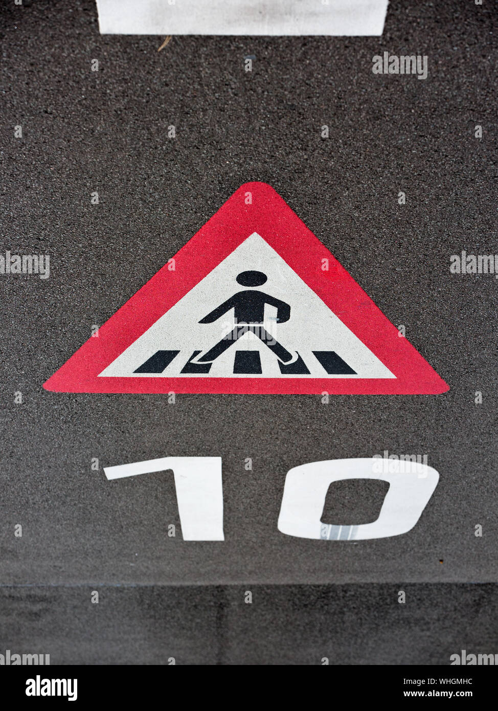 Number 10 sign hi-res stock photography and images - Alamy