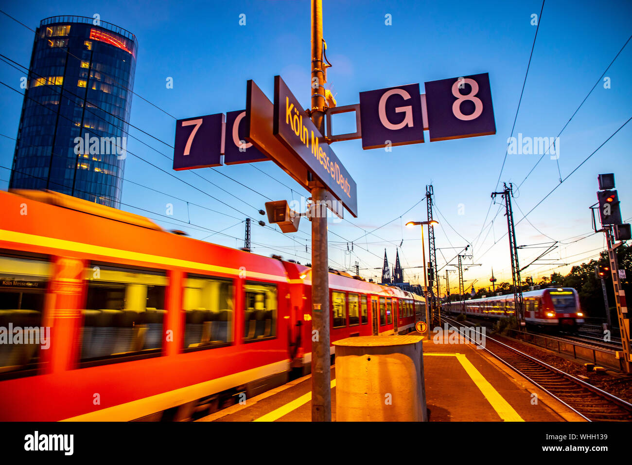 Cologne Deutz station, platform, Cologne Triangle skyscraper, urban ...