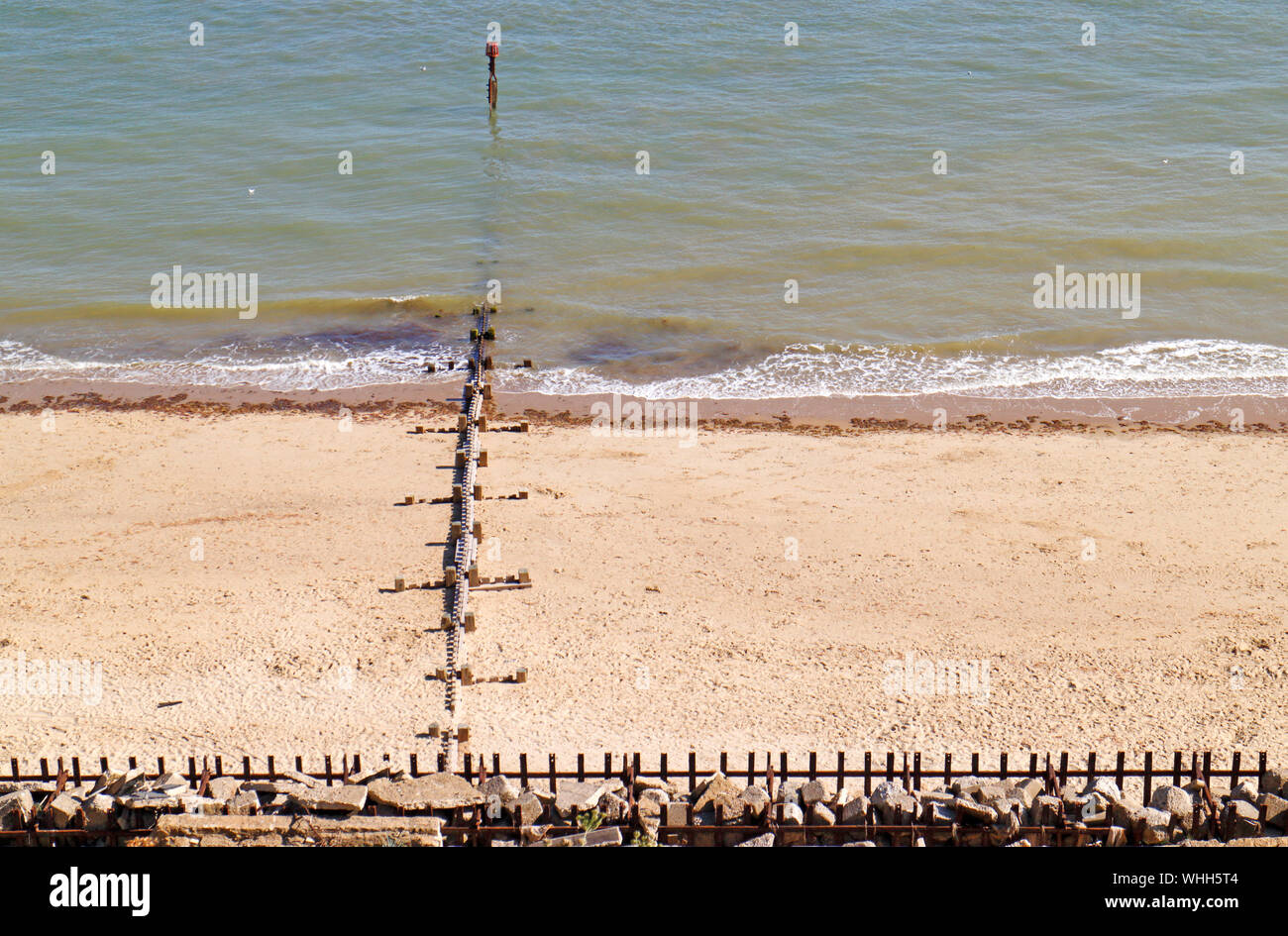 Breakwater parallel to cliff hi-res stock photography and images - Alamy