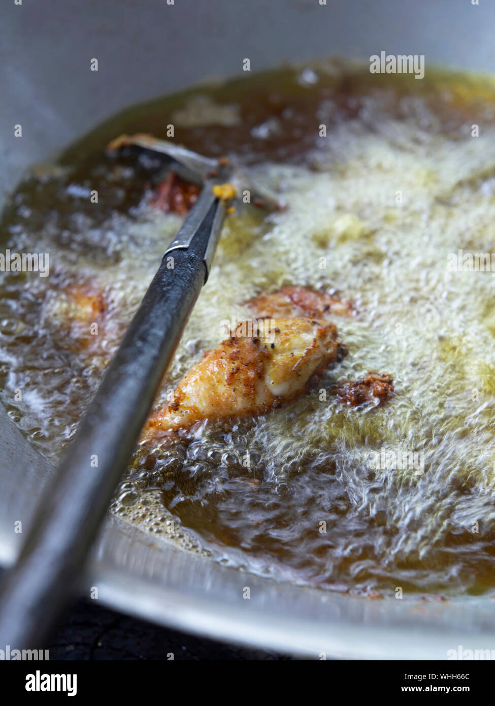 Deep Frying Wok Stock Photos & Deep Frying Wok Stock Images - Alamy