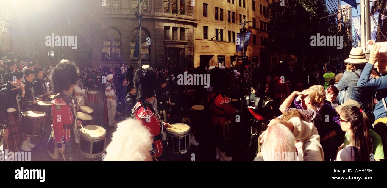 Street band performing hi-res stock photography and images - Alamy