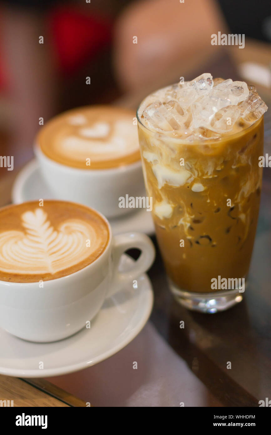 Two coffee cups hi-res stock photography and images - Alamy