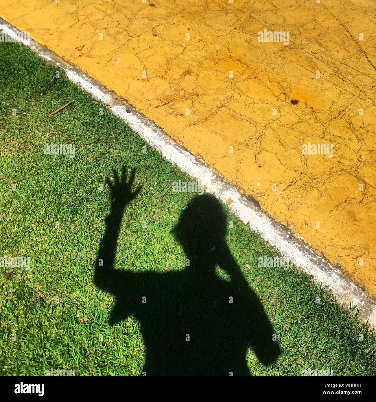 Shadow waving hi-res stock photography and images - Alamy