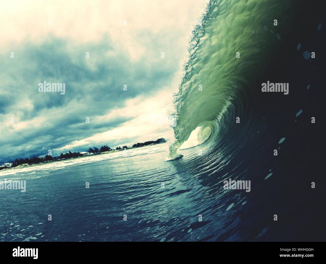 Big wave sea hi-res stock photography and images - Alamy