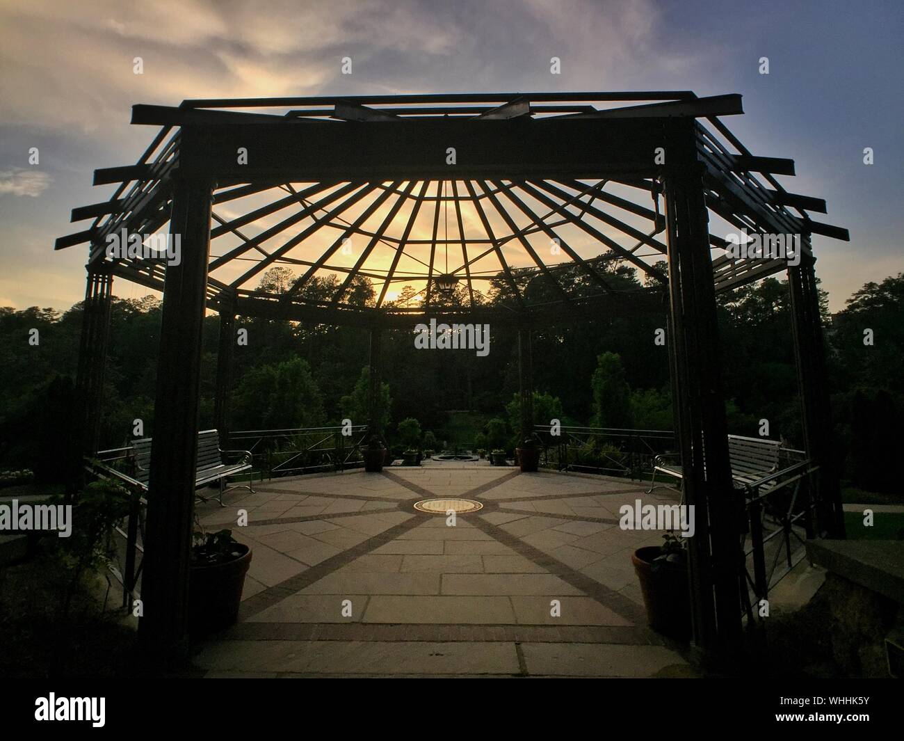 Under shade of trees hi-res stock photography and images - Alamy