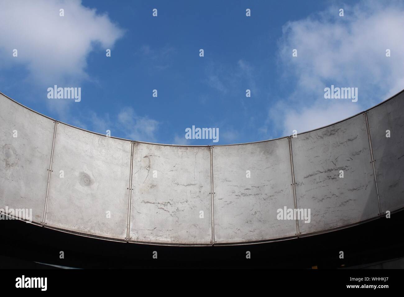 Curved building hi-res stock photography and images - Alamy