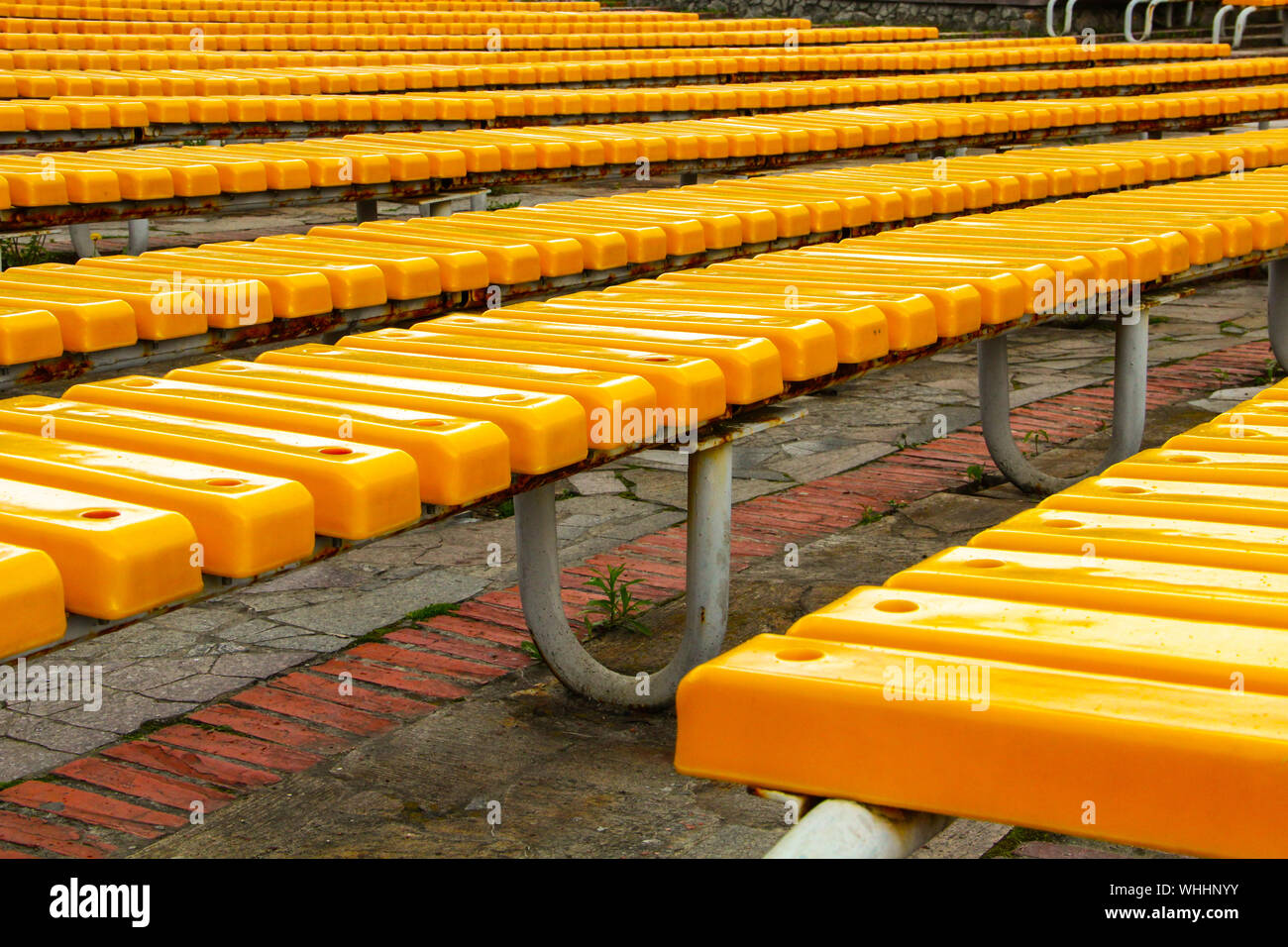 Yellow seats hi-res stock photography and images - Alamy