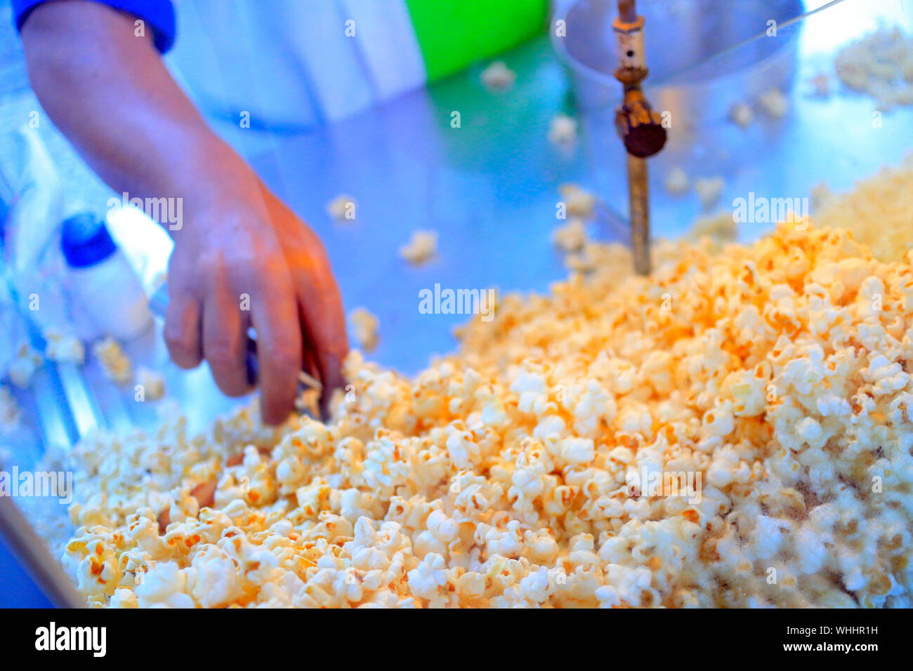 Popcorn human hi-res stock photography and images - Alamy
