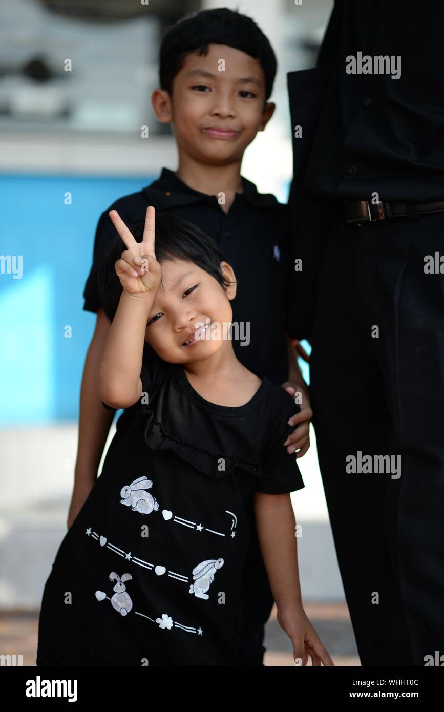 Daughter father peace hi-res stock photography and images - Alamy