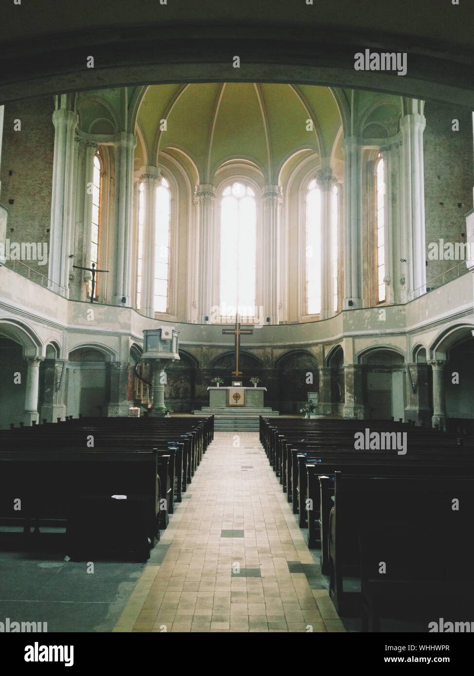 Church pew in sunlight hi-res stock photography and images - Alamy