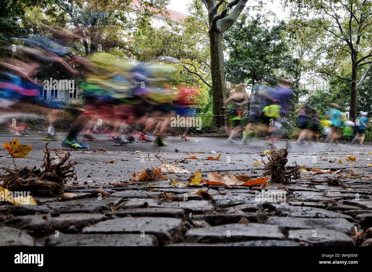 Running marathon blurred hi-res stock photography and images - Alamy