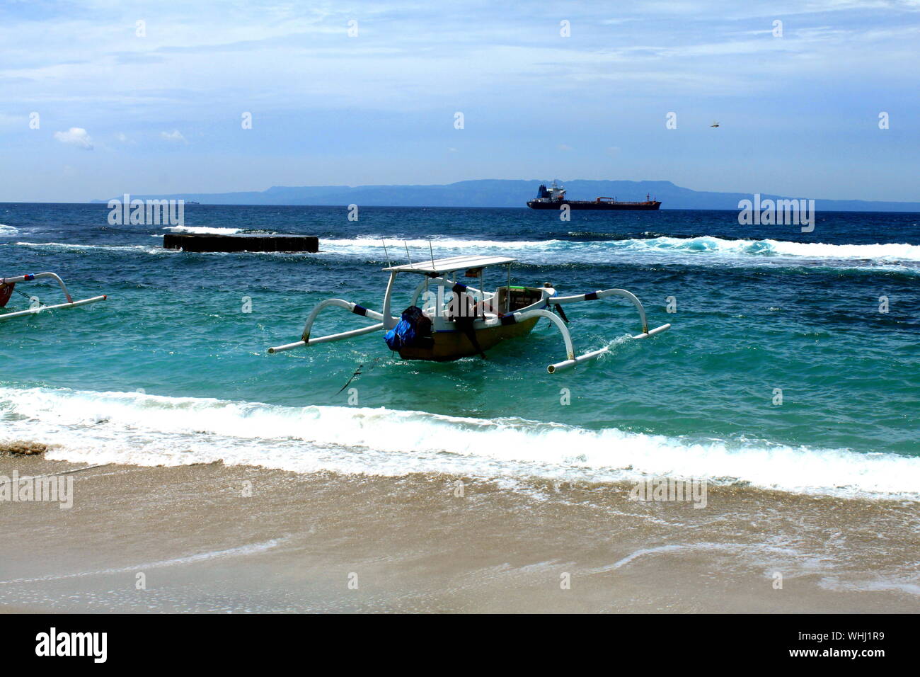 One outrigger hi-res stock photography and images - Alamy