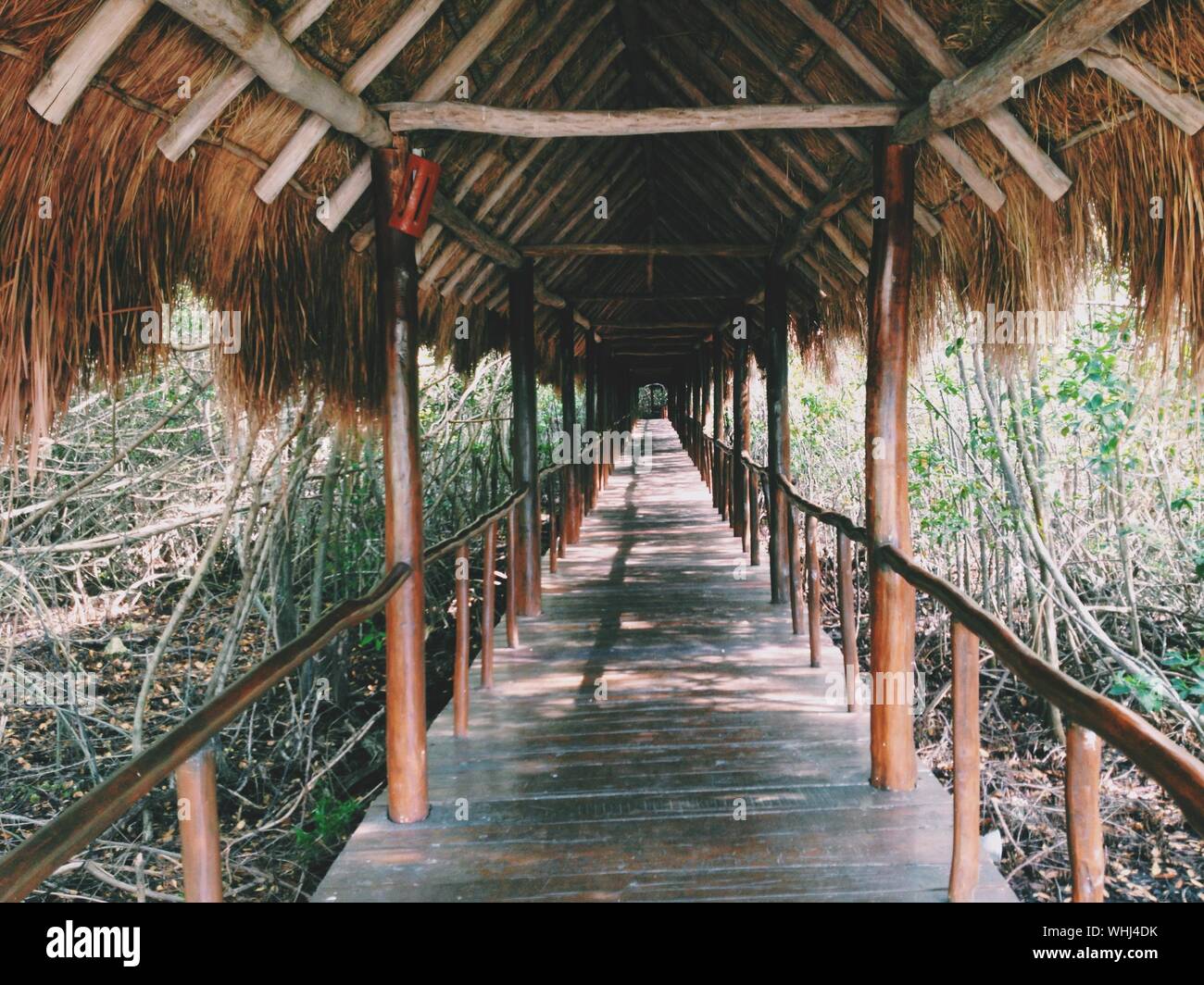 Covered wooden bridge hi-res stock photography and images - Alamy