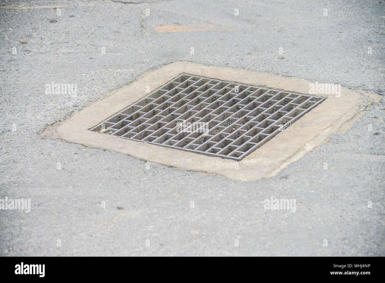Manhole road hi-res stock photography and images - Alamy