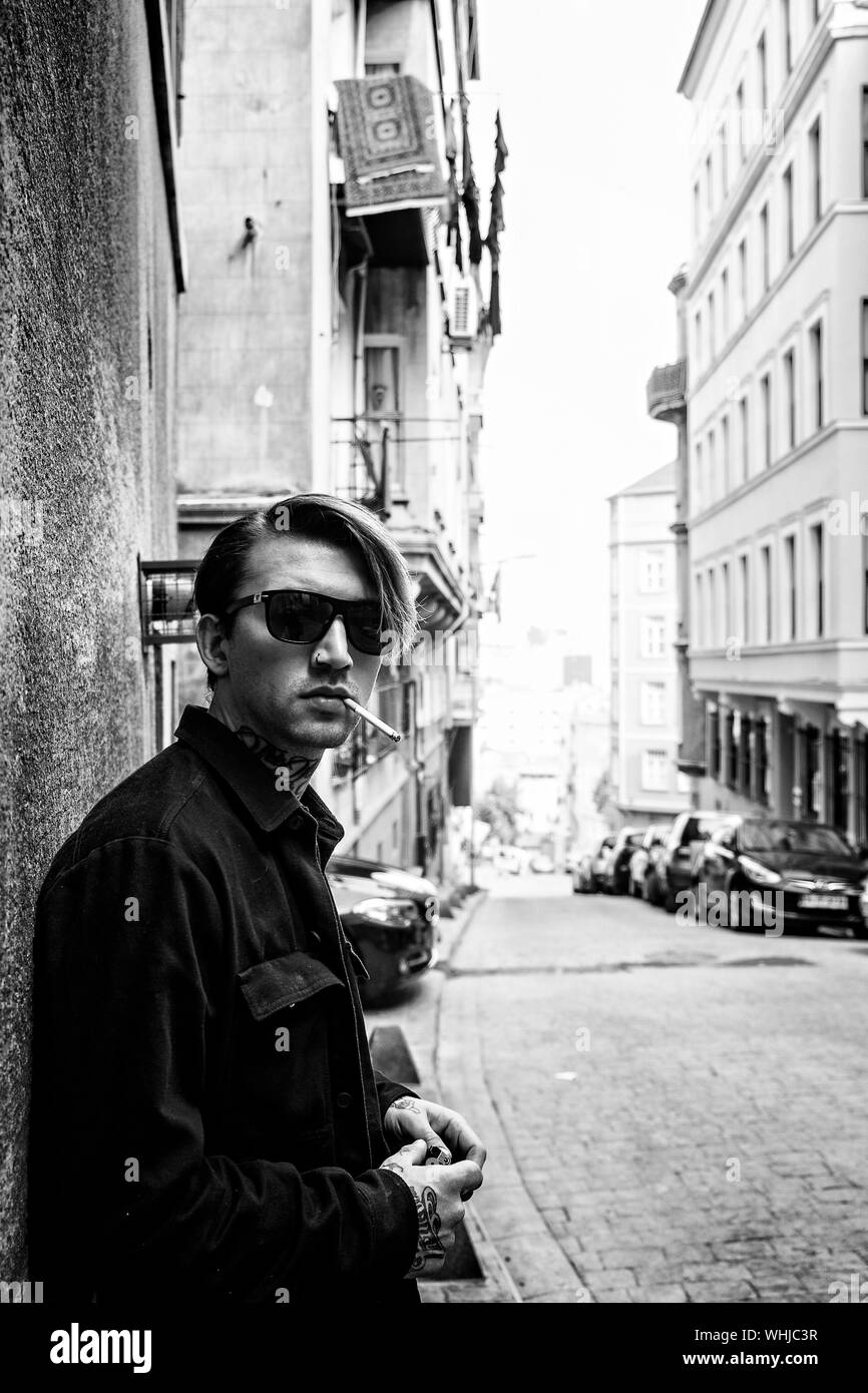 Adult smoking in car hi-res stock photography and images - Alamy