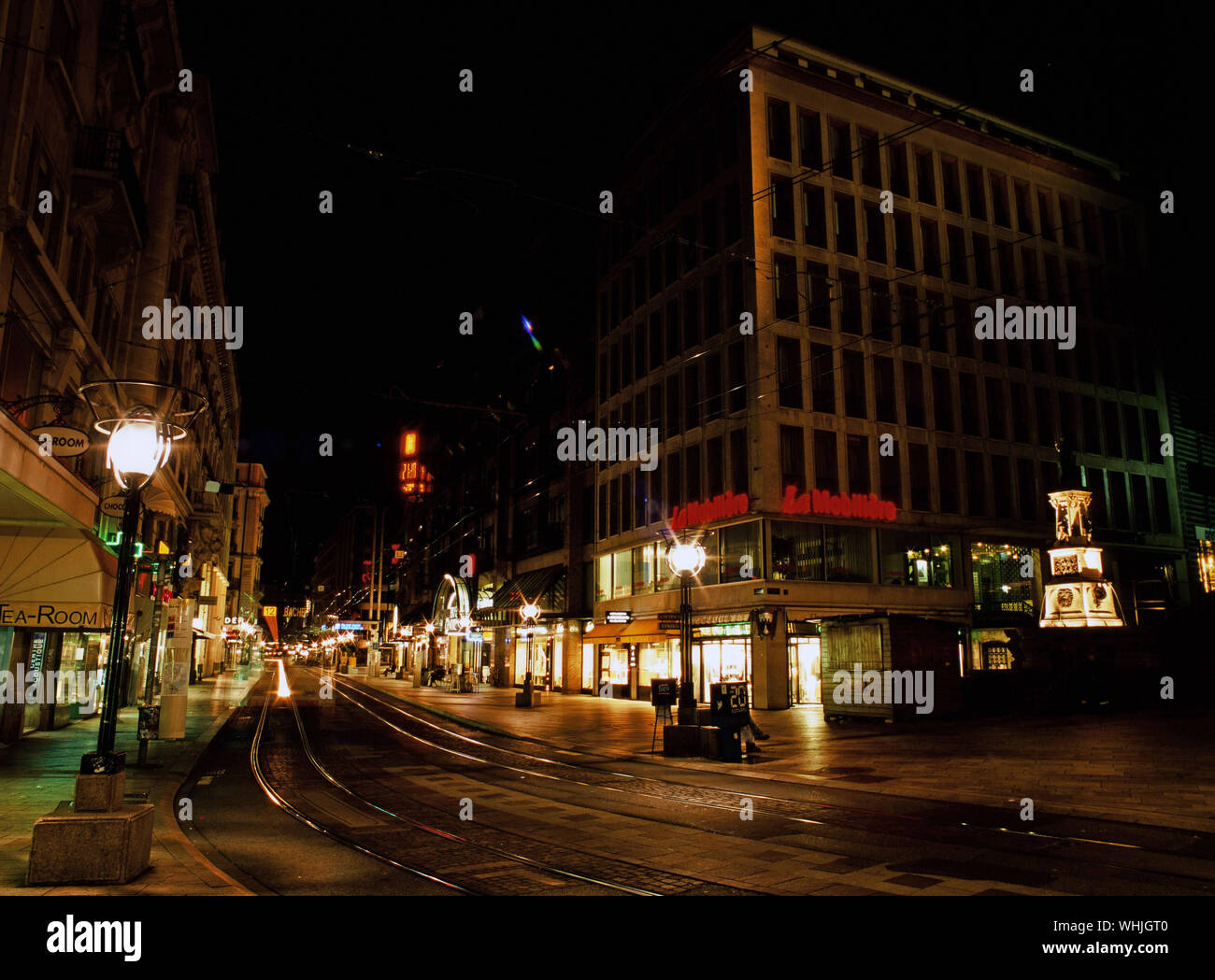 Beautiful night street hi-res stock photography and images - Alamy