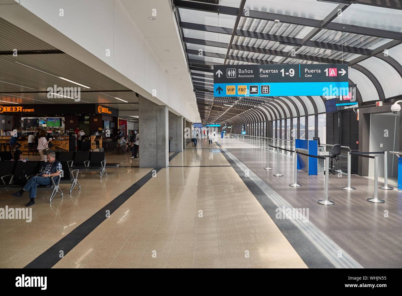 Air terminal building hi-res stock photography and images - Alamy